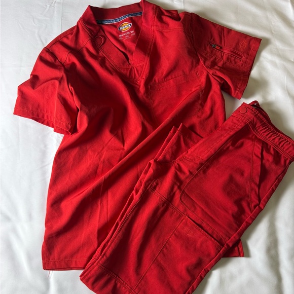 Dickies | Other | Dickies Dynamix Vivid Red Medical Scrub Setxs Runs ...